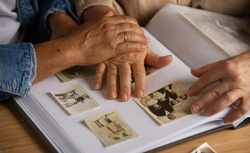 A Guide to Life Story Exercises for Seniors - The CareSide