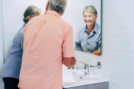 5 Steps to Showering Someone with Dementia - The CareSide